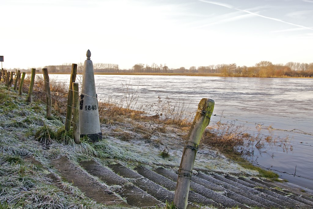 Van Beesel tot Voorne aan Zee: Twee eeuwen gemeentegrenswijzigingen - NIDI