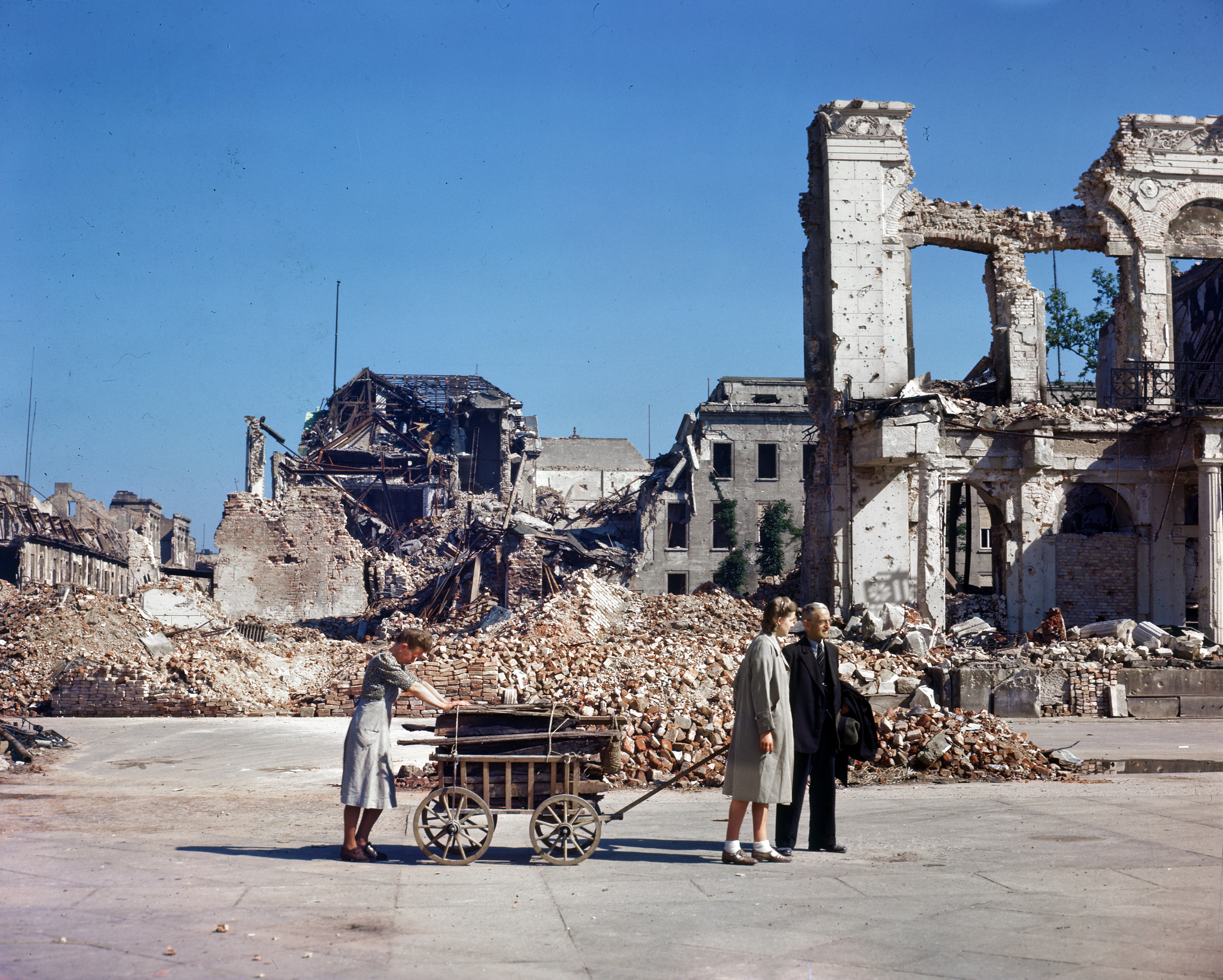 Duitsland april 1945: het verhaal van een zelfmoordepidemie - NIDI